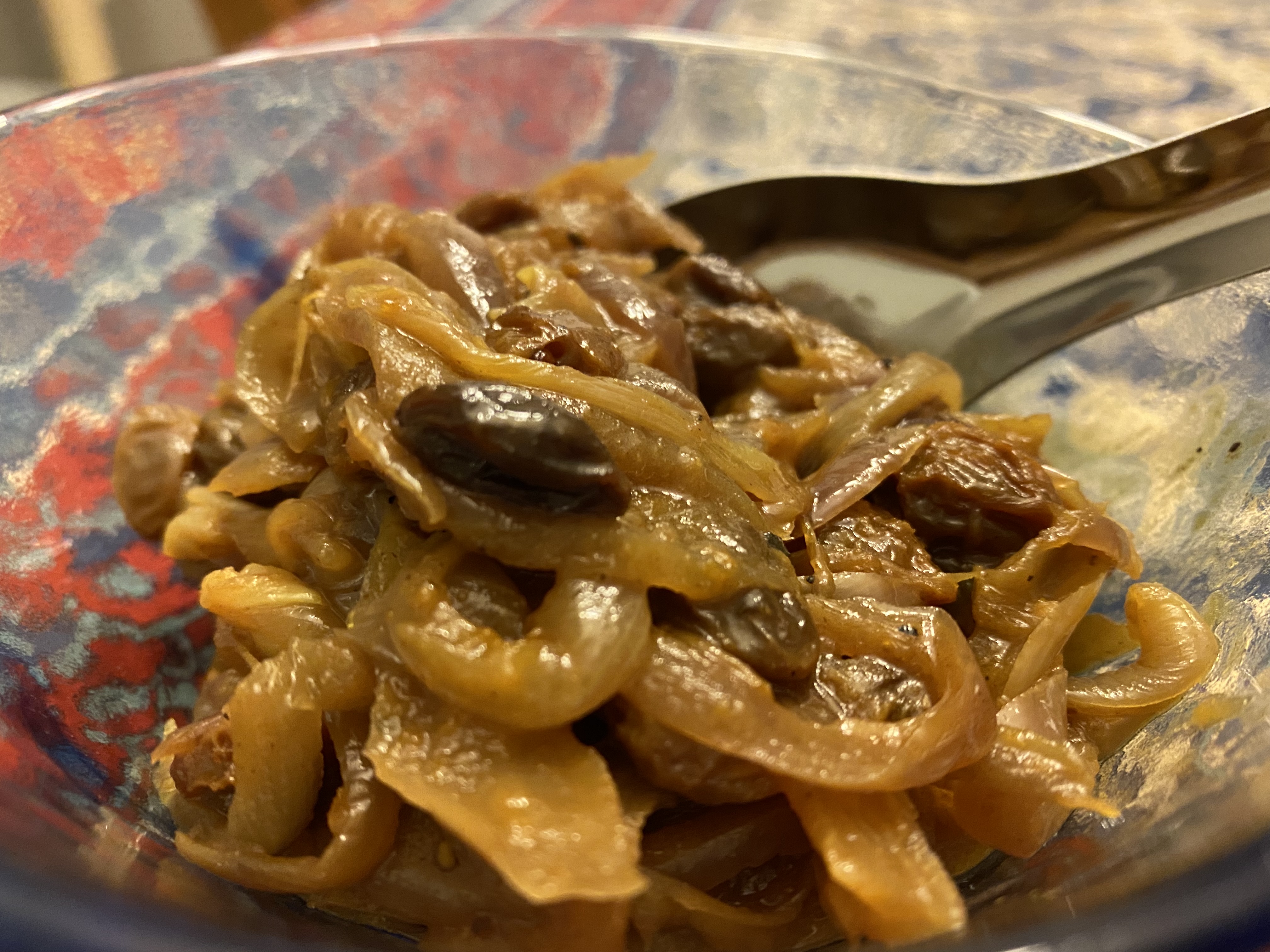 Moroccan caramelized onion with raisins (tfaya) – Cooking Adventures